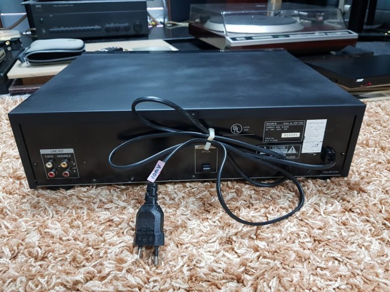 Sony CDP-C910 10-disc CD player changer (Sold)